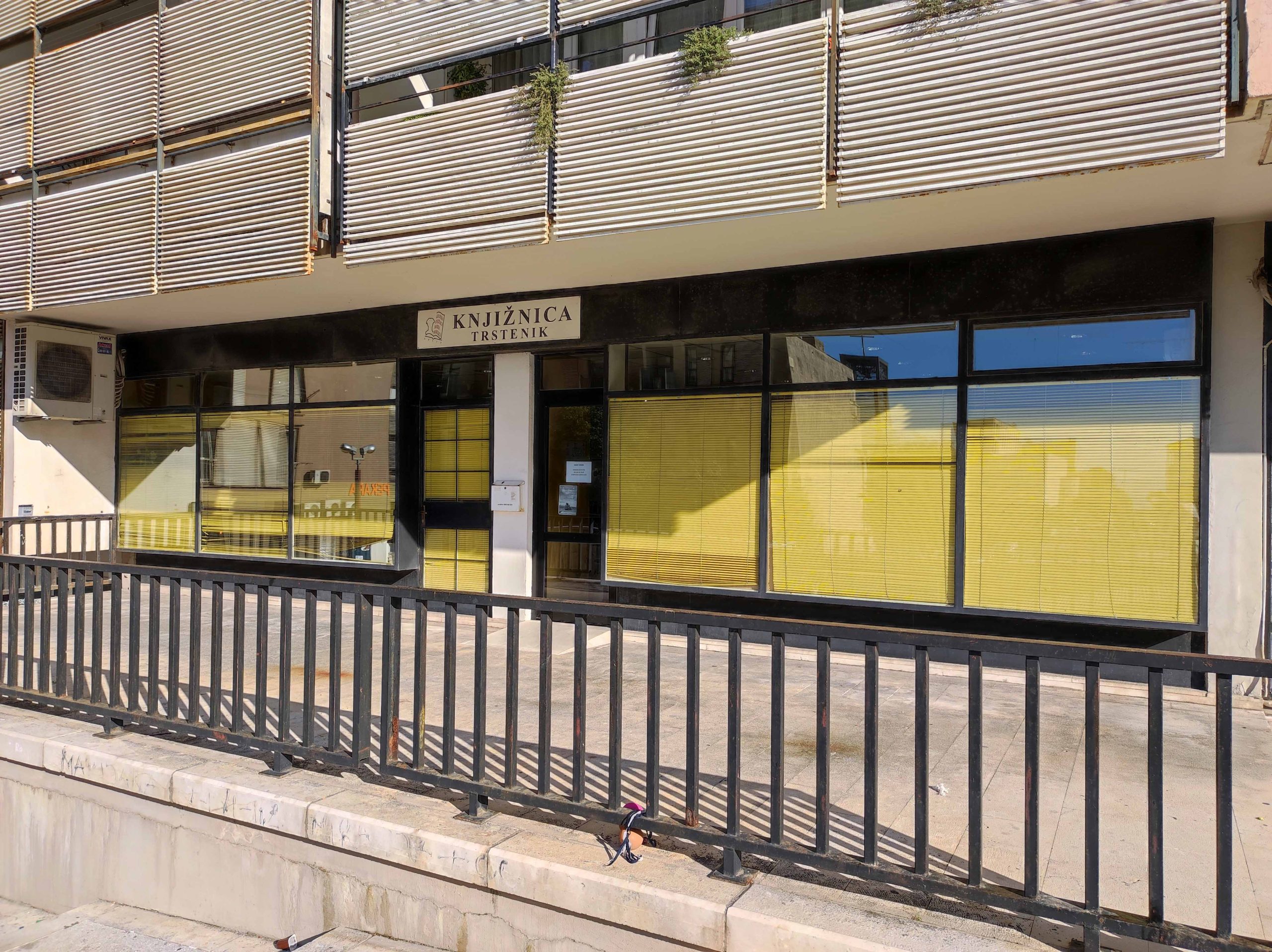 Trstenik - Gradska knjiznica Marka Marulića