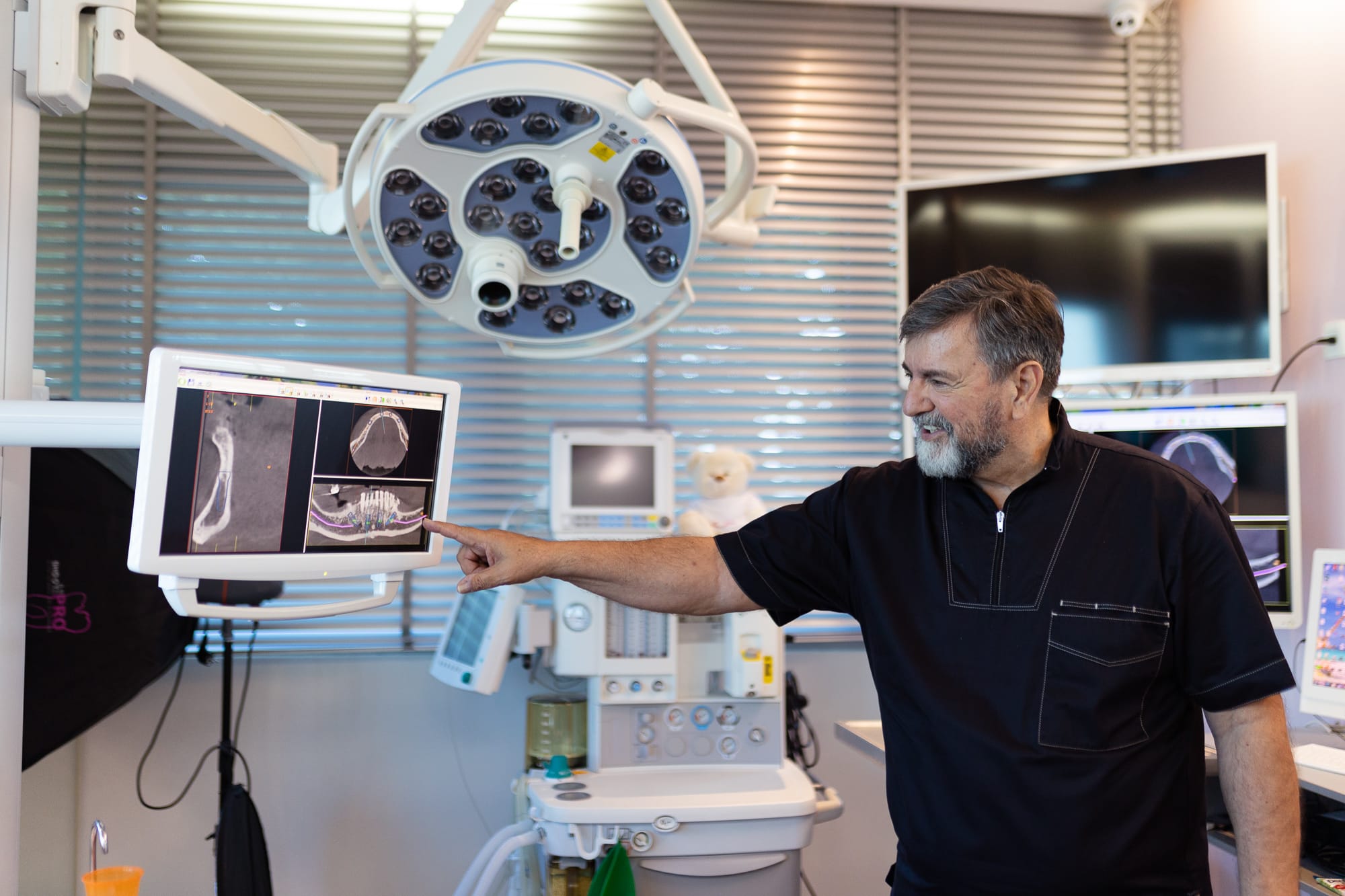 Razgovor s potpisom: „Suvremeni pristup rehabilitacijama u dentalnoj ...